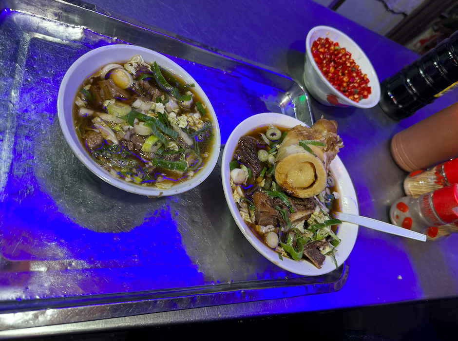 24時間営業のローカル屋台”Jim’s Pares Mami” | フィリピン旅行専門店